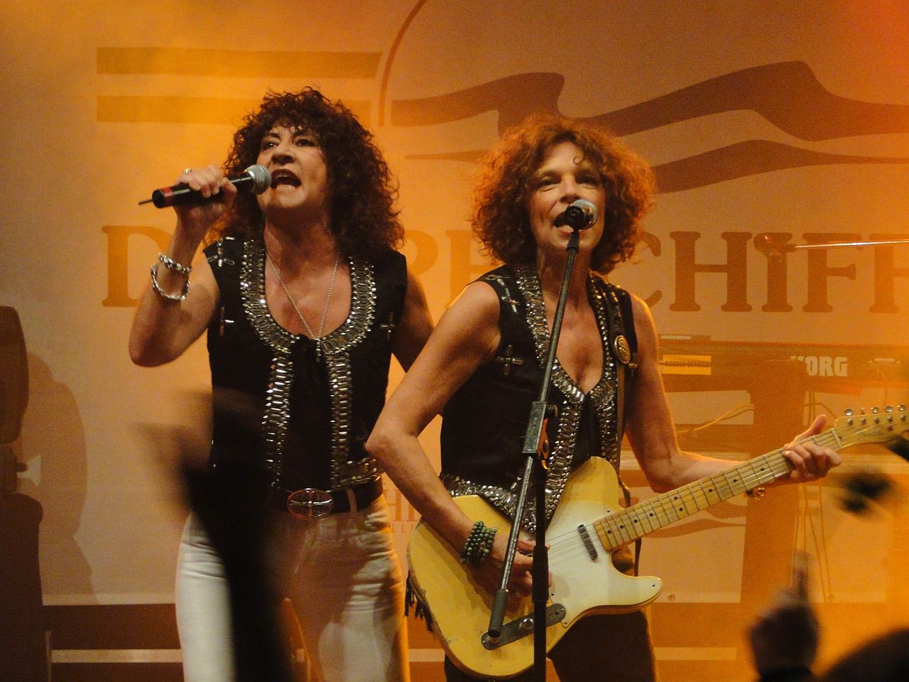 Cora - Amsterdam - Les Meilleurs Tubes